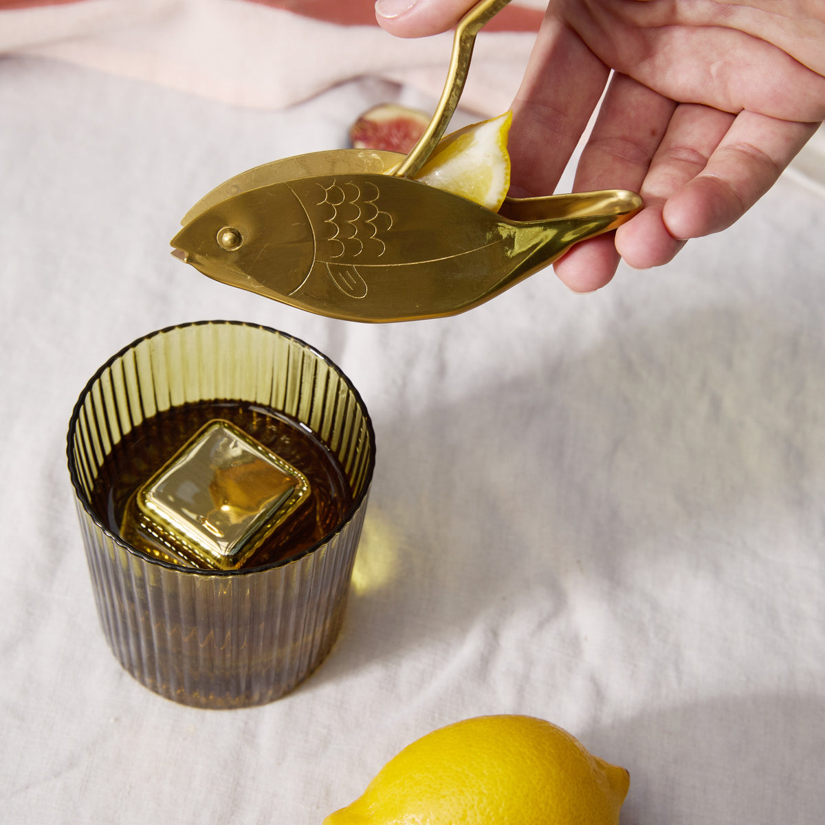 The Stevie Fish Citrus Juicer – Monsterthreads